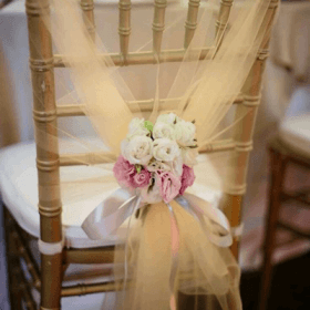 B-83 Boutonniere de claveles y gipsofilia Floristería Nandallo Costa Rica